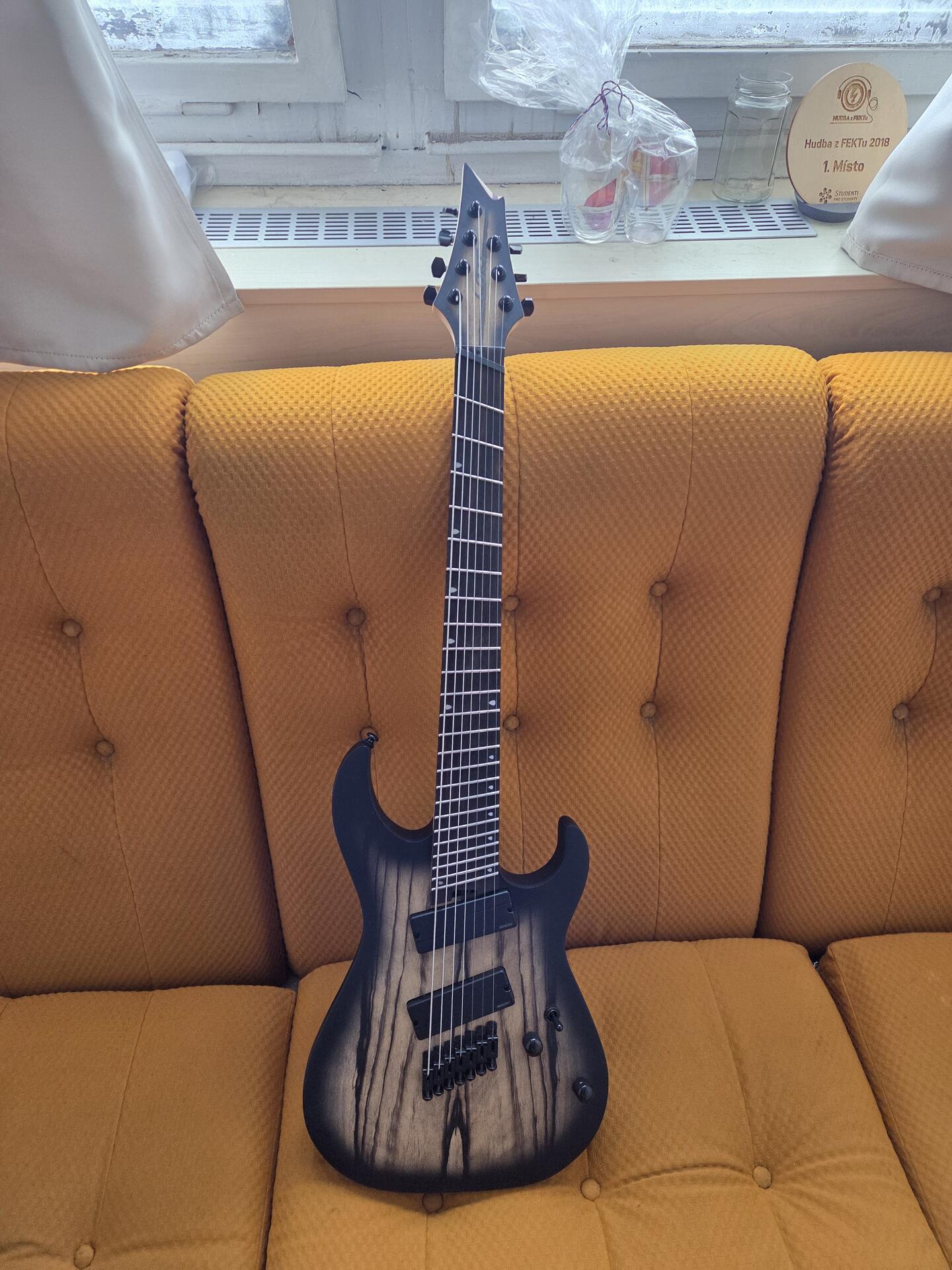 Cort KX507MS Pale Moon – prodám | HudebníBazar.cz