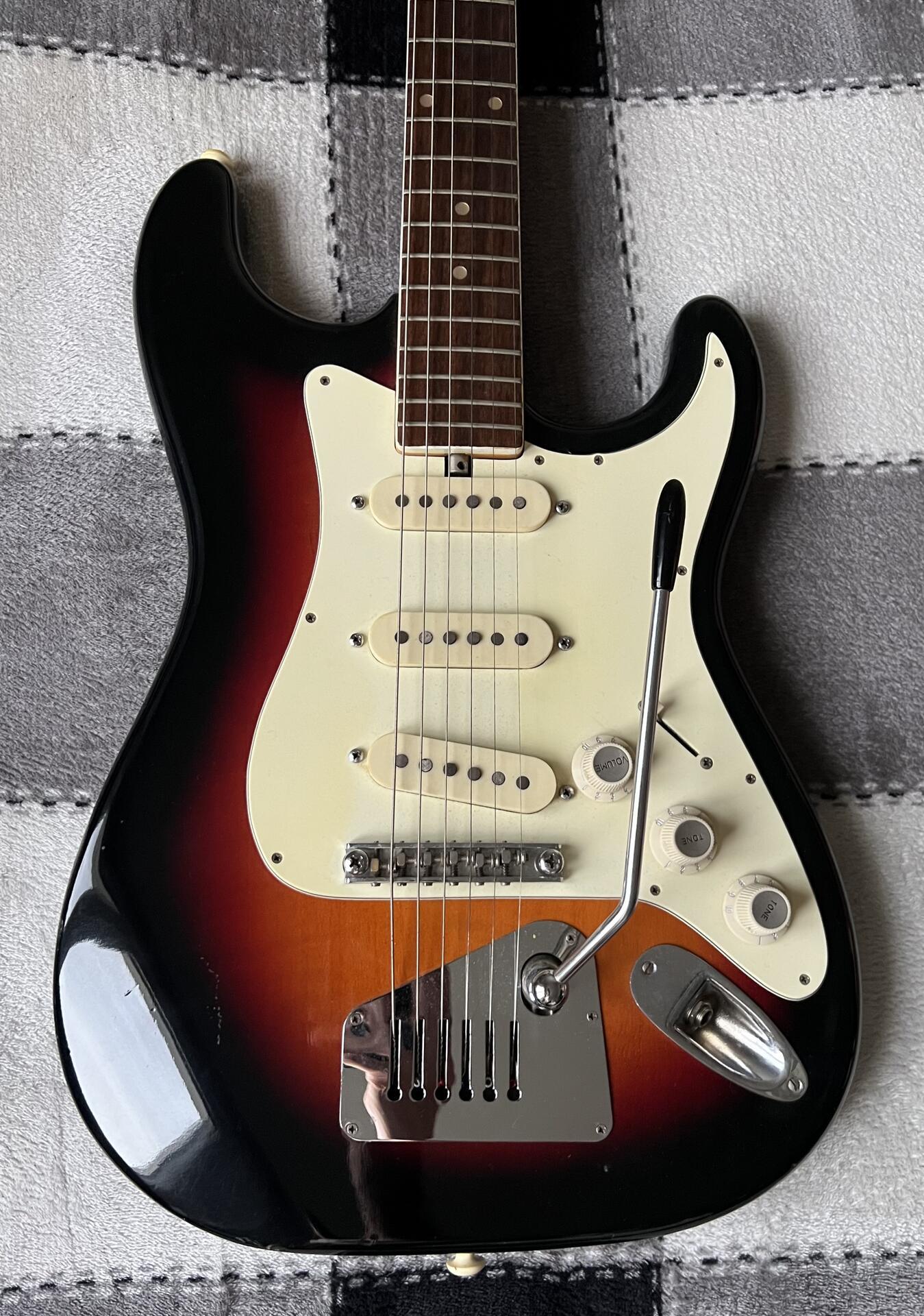Hofner 170V rok 1972-75 – prodám | HudebníBazar.cz