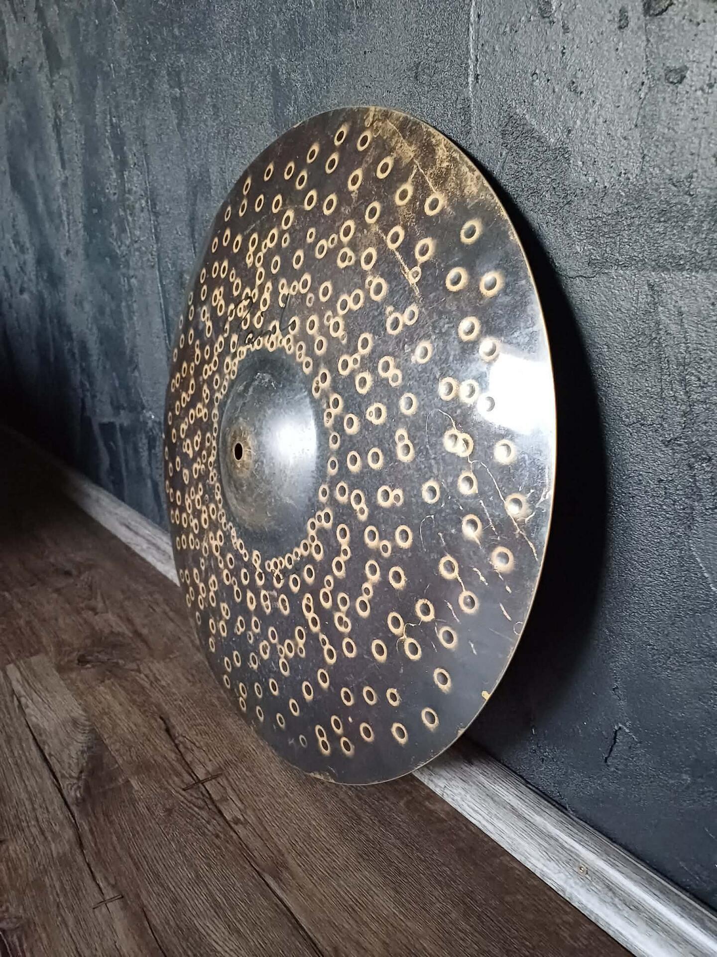 REZERVOVANE - Paiste Signature dry dark ride 20" – prodám | HudebníBazar.cz