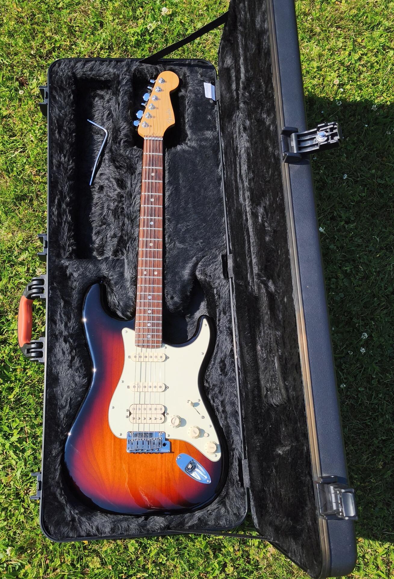 Fender Stratocaster American de luxe – prodám | HudebníBazar.cz