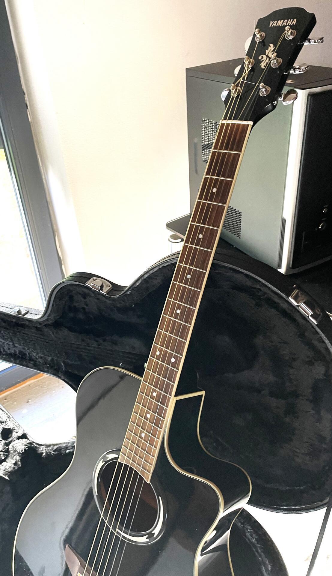 Prodám YAMAHA APX 500 – prodám | HudebníBazar.cz